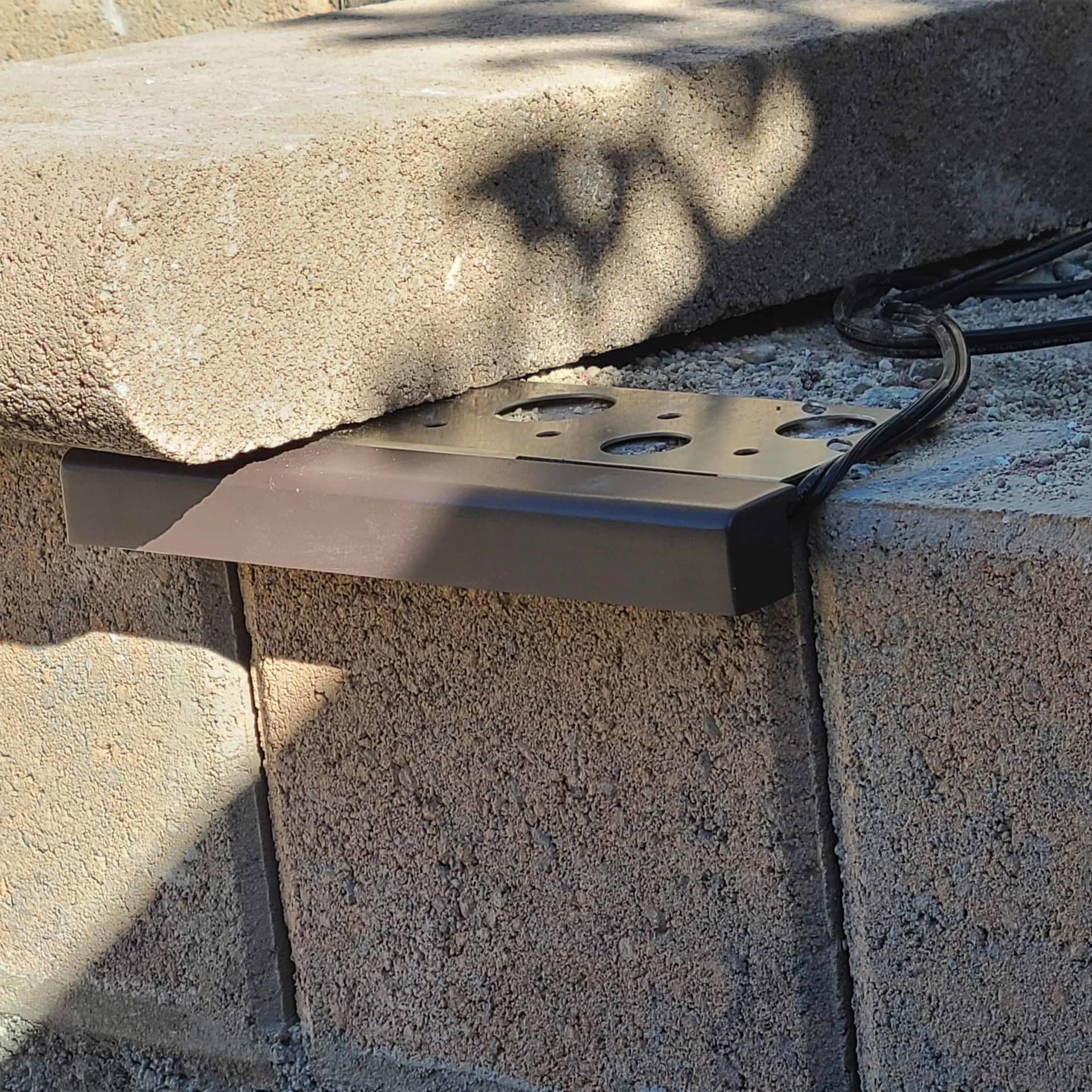 LUMENGY 7 inch 3W Replaceable LED Hardscape Lighting Black